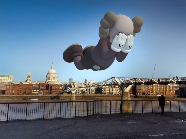 KAWS london | 宇萌數位科技 arplanet